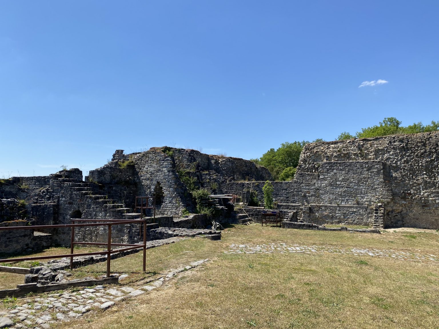 Promenade de la Pierre à Moha - Ju on the road