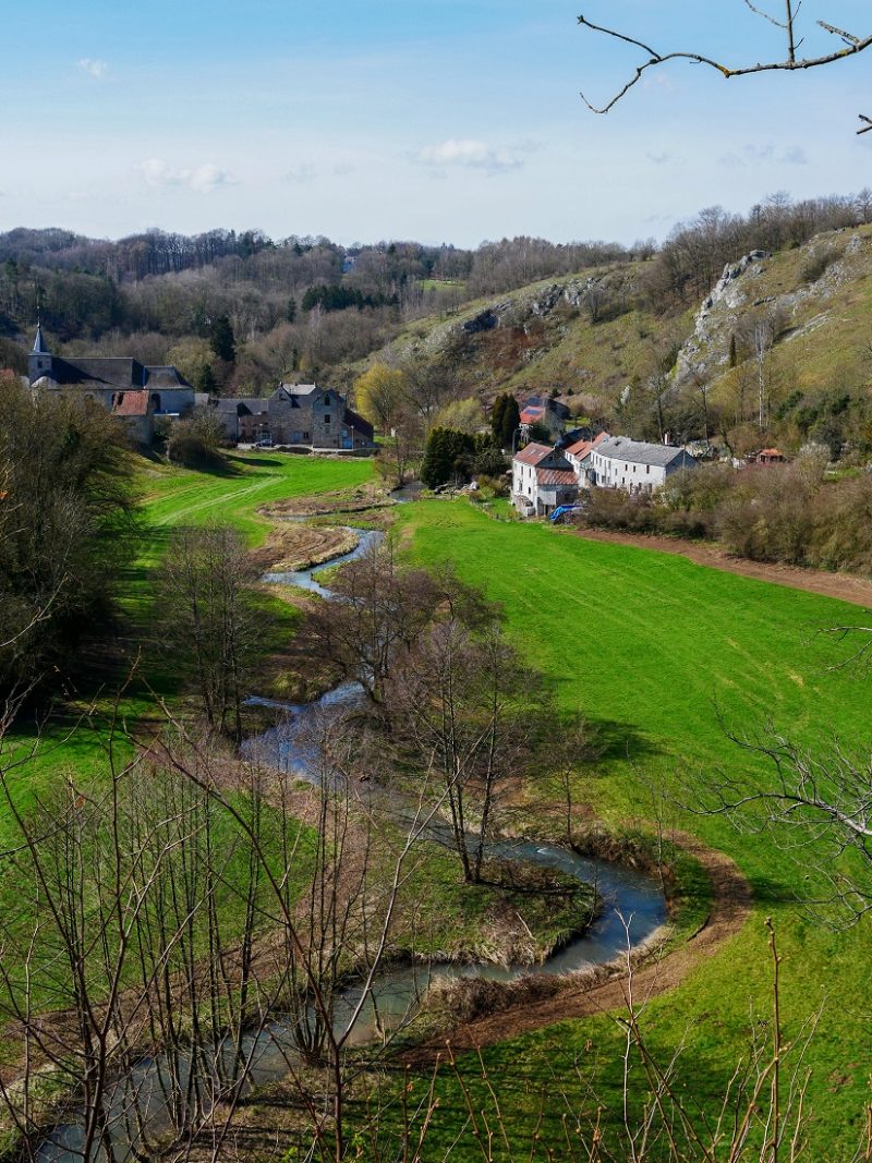 Balade dans le beau village de Sosoye - Ju on the road