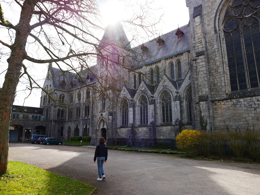 Balade dans le beau village de Sosoye - Ju on the road